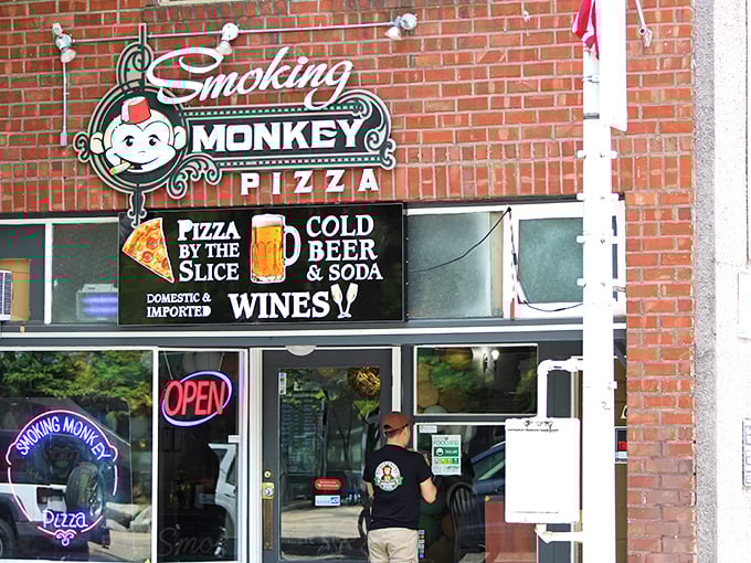 A name you can't forget, pizza you won't want to. Smoking Monkey's brick exterior houses serious pizza credentials.