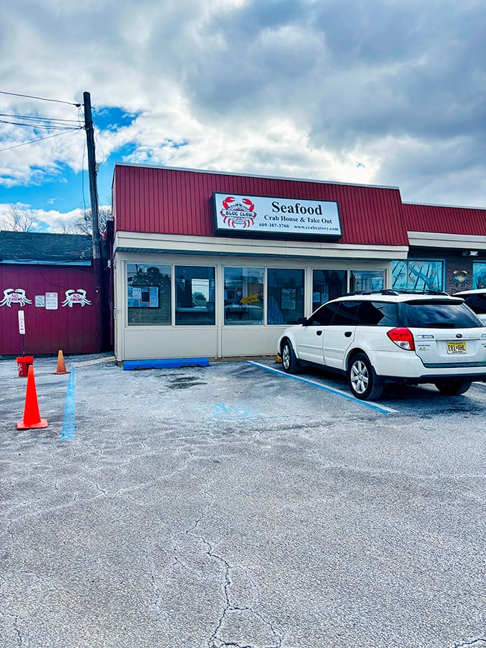 Where seafood dreams and sunset skies meet! Blue Claw keeps it simple so the flavors can shine.