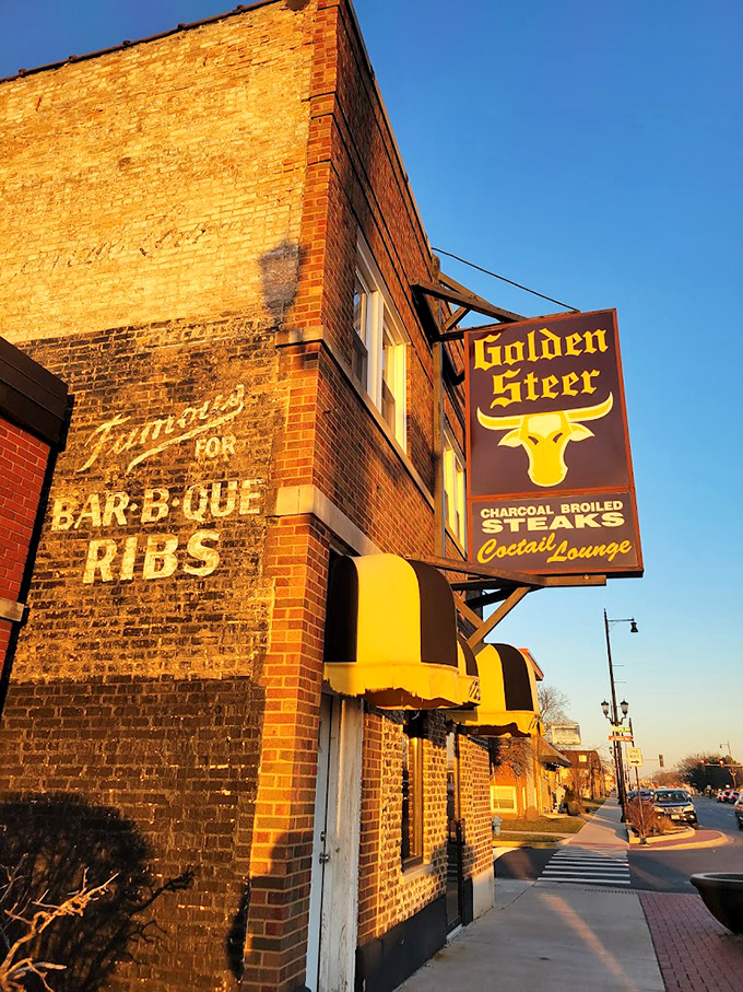 Sunshine on brick and beef history. This Forest Park classic proves that sometimes the tastiest traditions come in unassuming packages.