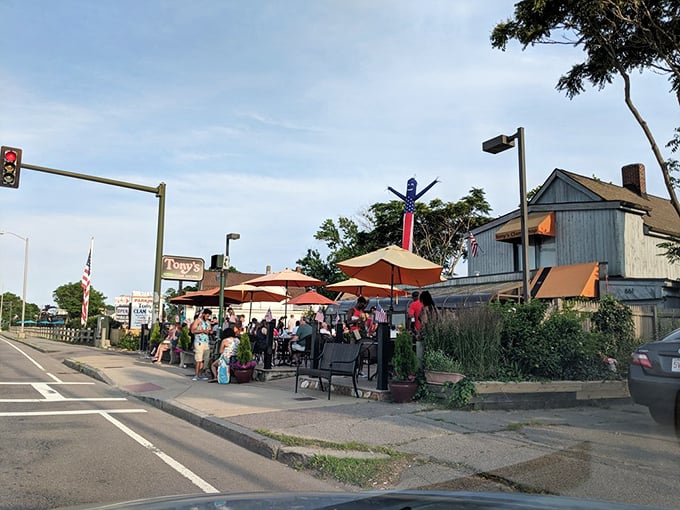 The kind of roadside seafood joint where calories don't count because you're making memories, darn it.