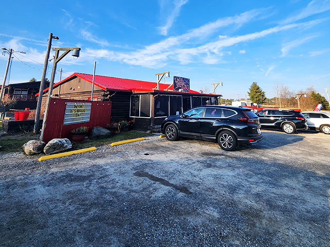 That red roof at Uncle Beth's covers a world of smoky delights where simplicity and flavor reign supreme.
