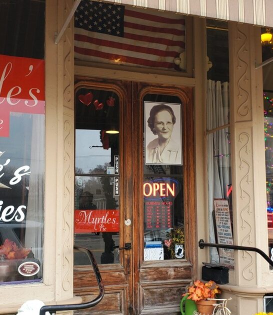 cafe illinois homemade pies ftr