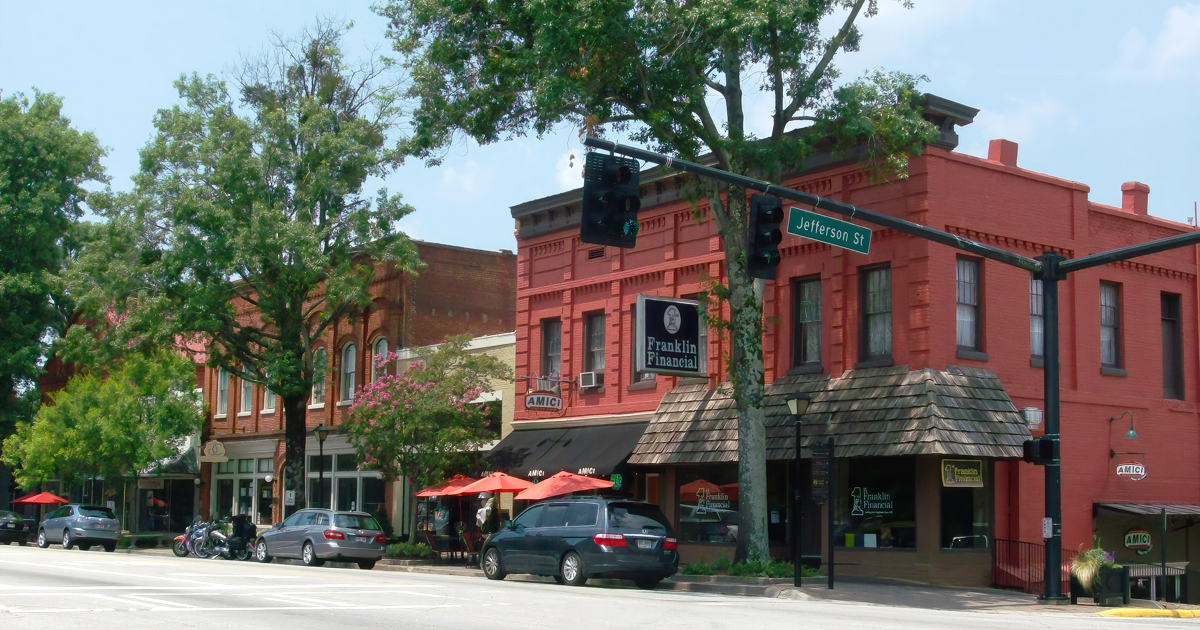 The Charming Small Town In Georgia You Need To Explore This Spring