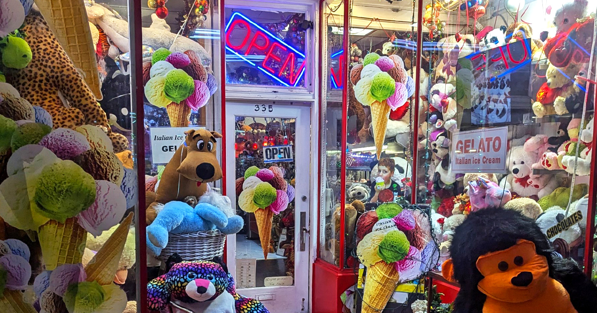 Florida Locals Are Obsessed With The Hard-To-Find Sweets At This Funky ...