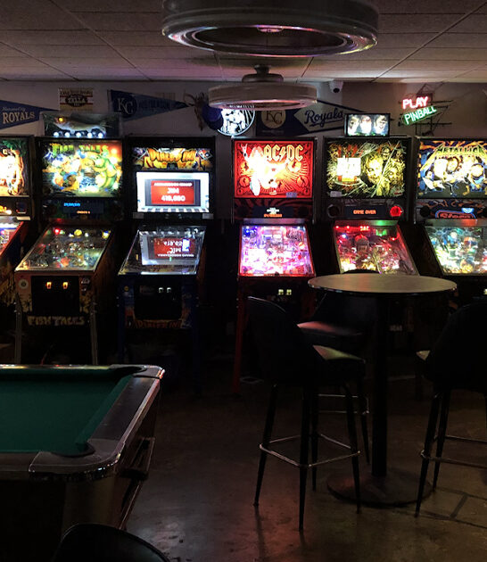 funky dive bar kansas ftr