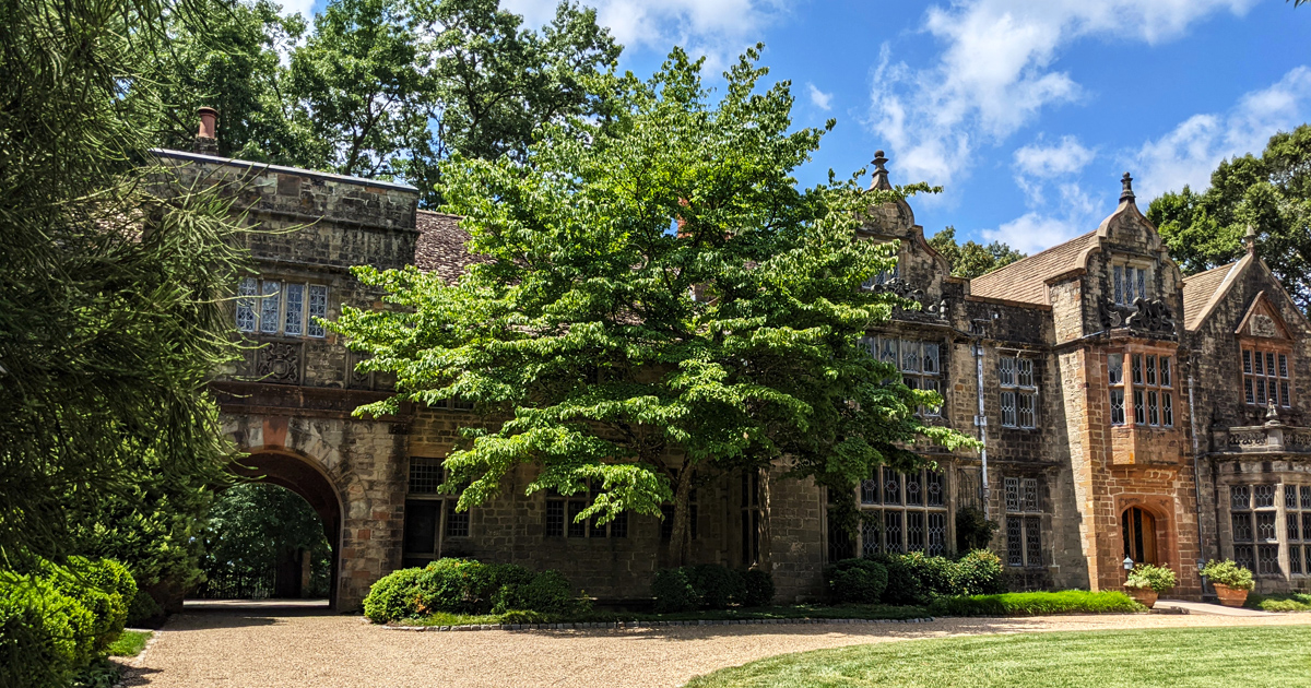 The Gorgeous Castle In Virginia You Need To Explore In Spring