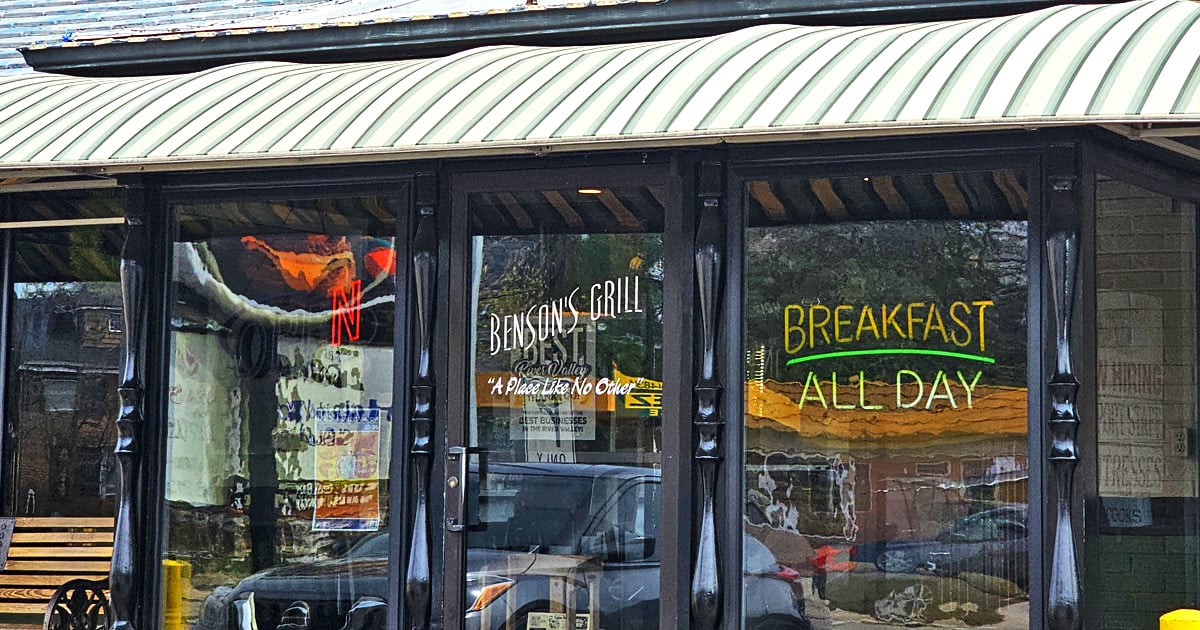 The Legendary Breakfast Restaurant Arkansas You Need To Visit In Spring