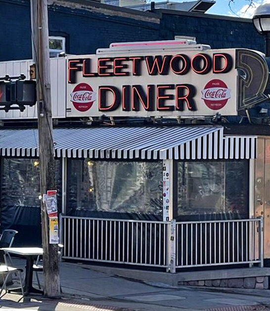 legendary breakfast restaurant michigan ftr