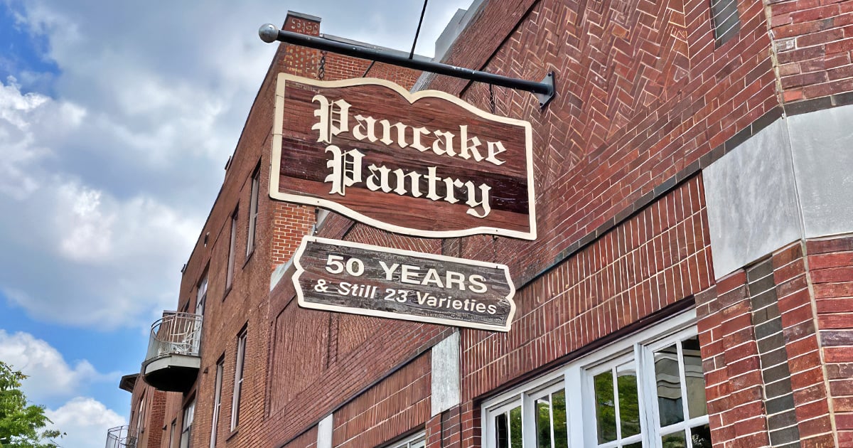 The Legendary Breakfast Restaurant Tennessee You Need To Visit In Spring