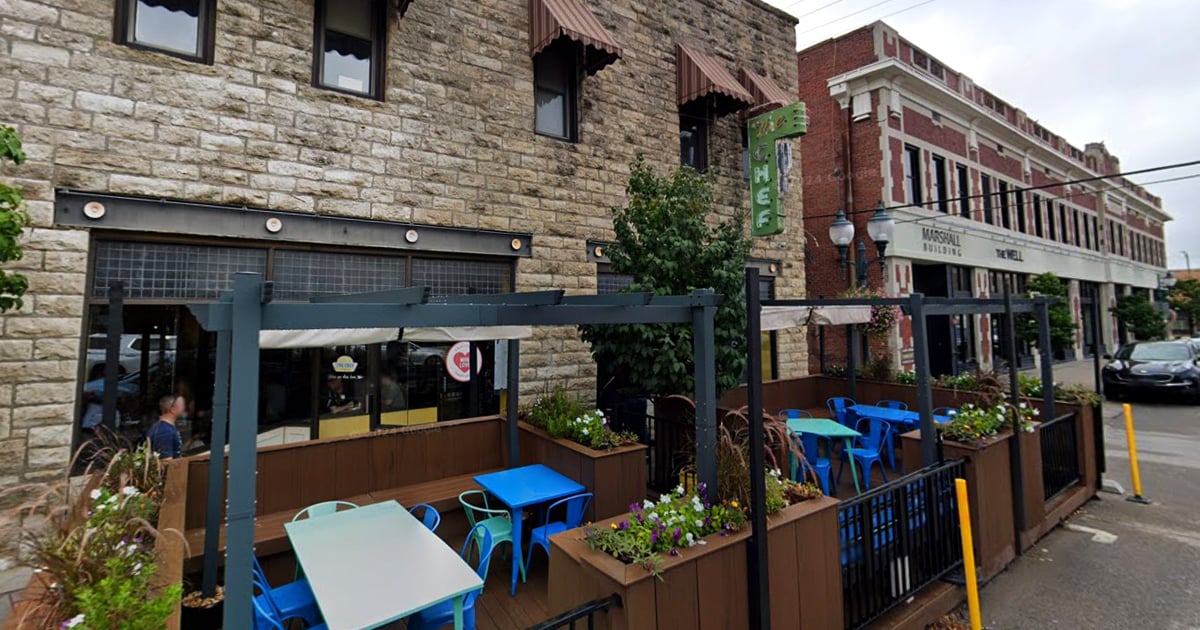 The Legendary Breakfast Spot In Kansas You Need To Visit This Spring Break