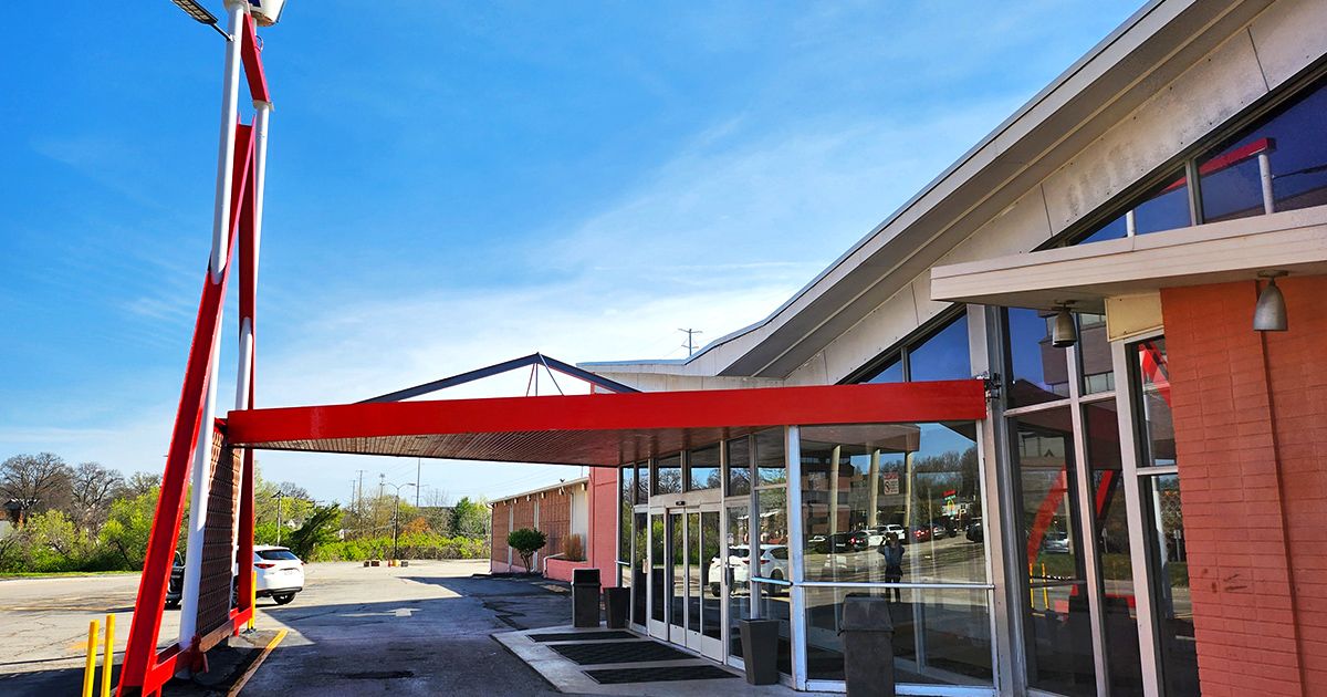 The Old-Fashioned Bowling Alley In Missouri Screams Family Fun Like No ...