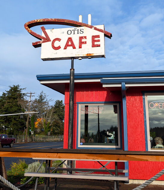 restaurant oregon cinnamon rolls ftr