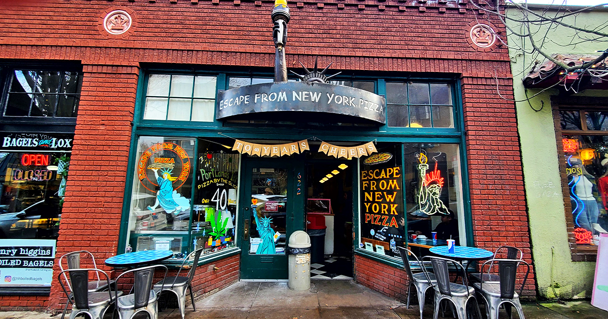 If You Love Pizza, You Need To Try This No-Frills Restaurant In ...