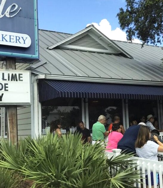 unassuming florida donut shop ftr
