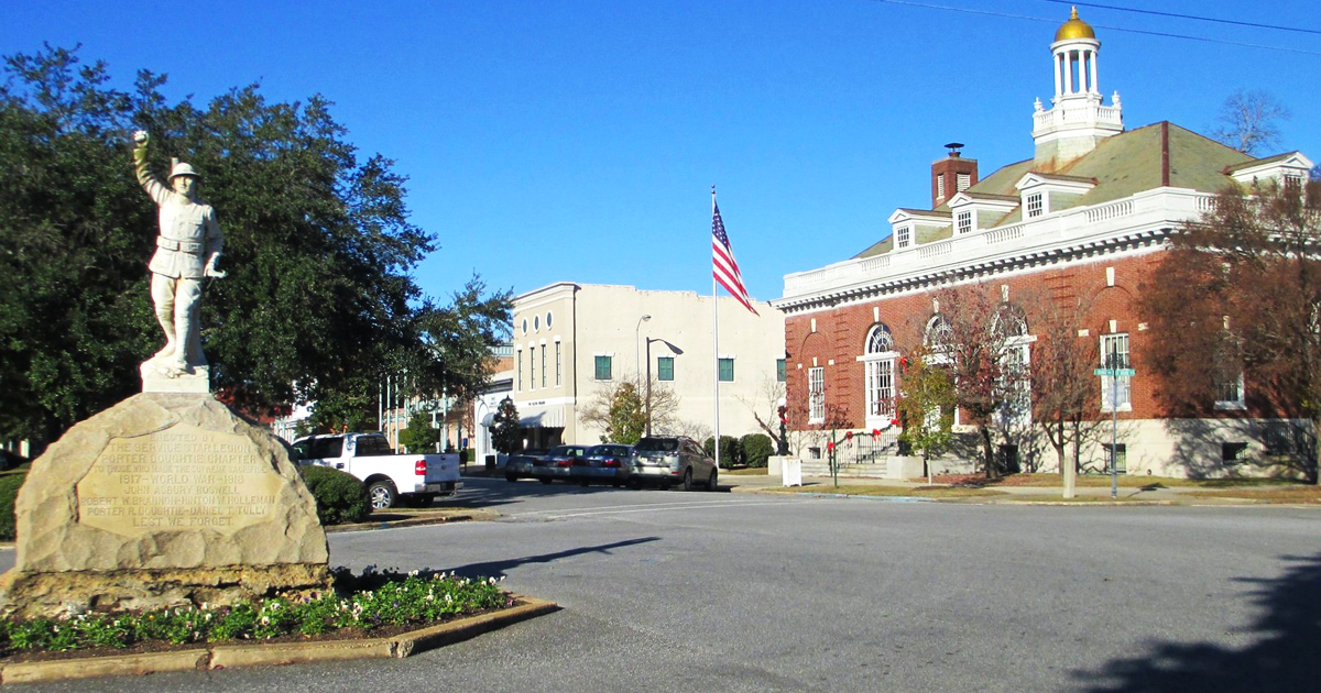 10 Unforgettable Small Towns That Will Make You Fall In Love With Alabama