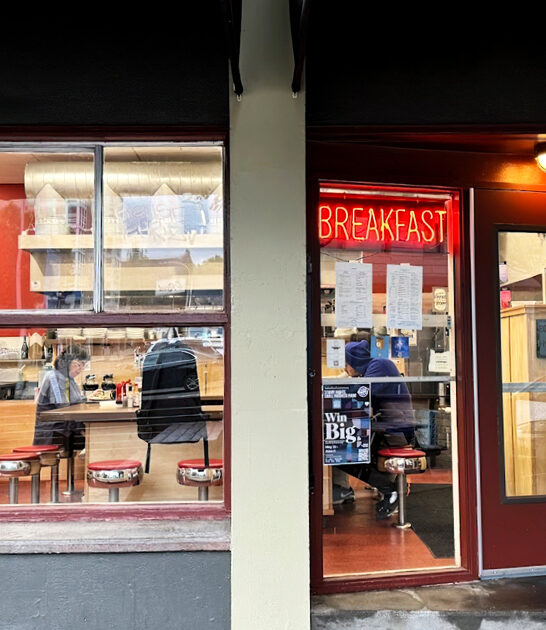 visit legendary restaurant oregon ftr