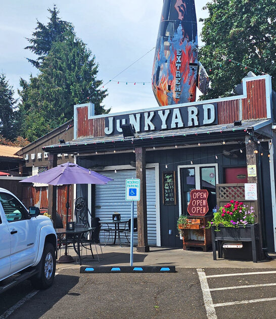 visit restaurant cheeseburgers oregon ftr