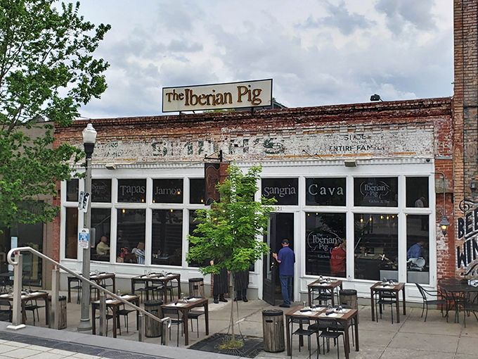 The historic brick fa&ccedil;ade with its vibrant signage beckons like an old friend inviting you for drinks on a perfect Georgia evening.