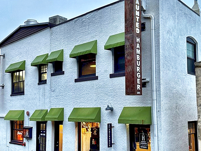Those skeleton climbers on the exterior aren't just Halloween decorations&mdash;they're year-round greeters warning you that these burgers might be to die for.