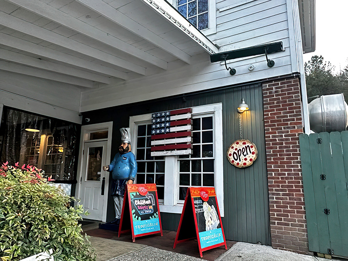 The charming white exterior beckons like a lighthouse for hungry travelers. Alpine Helen may have lederhosen, but Nacoochee Village has pizza perfection.