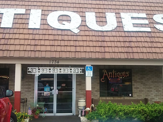 The unassuming exterior belies what's inside &ndash; like finding a treasure chest disguised as a shoebox. Florida's antique hunters know better than to judge this book by its cover.