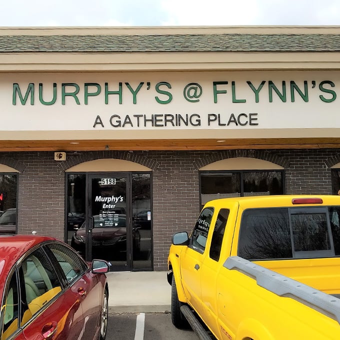 The green neon glow of Murphy's @ Flynn's welcomes hungry travelers like a culinary lighthouse guiding you to delicious safe harbor.