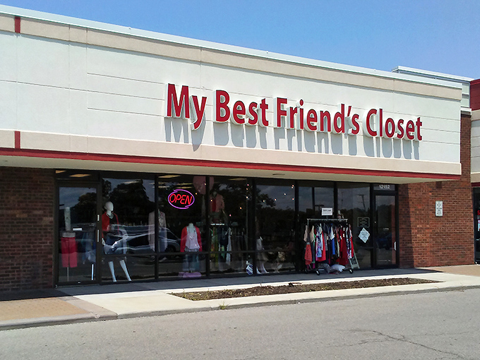 My Best Friend's Closet welcomes bargain hunters with its bright storefront, like a beacon calling to fashionistas and thrift enthusiasts alike.