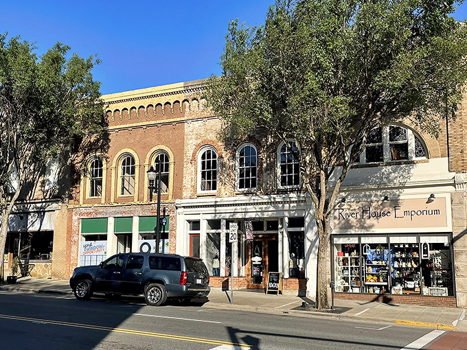 Lexington's Main Street invites you to stroll its charming downtown, where barbecue magic hides behind unassuming brick facades. 