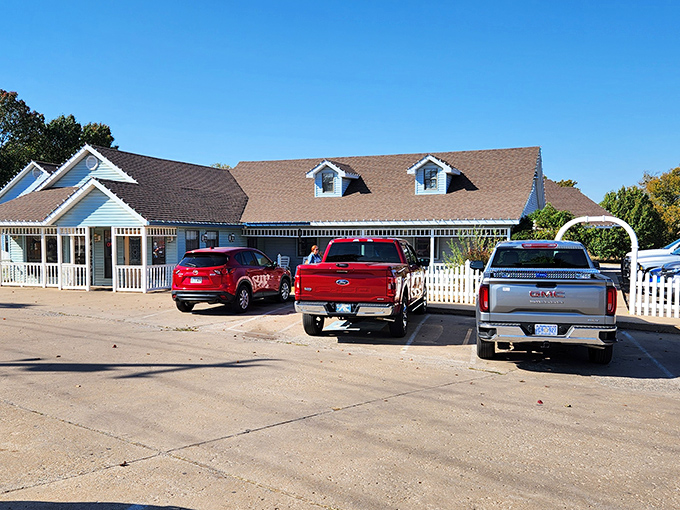The white clapboard exterior with its welcoming porch says "come hungry, leave happy" before you even step inside. Oklahoma comfort at its finest.