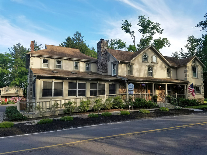 The charming country house exterior of Frogtown Chophouse beckons like an old friend with a delicious secret waiting inside. 