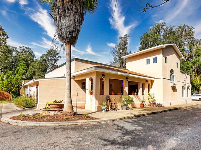 The unassuming stucco exterior belies the culinary magic happening inside. Like a Southern secret waiting to be discovered under those Georgia skies.