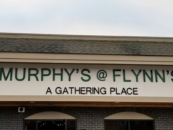 The green neon glow of Murphy's @ Flynn's welcomes hungry travelers like a culinary lighthouse guiding you to delicious safe harbor.