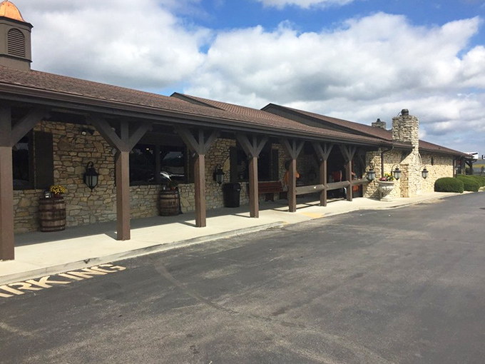 Stone and timber never looked so appetizing. Gray Brothers' exterior gives off serious "grandmother's country estate meets comfort food palace" vibes.