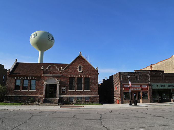 Eldora's historic downtown looks like a movie set where Jimmy Stewart might stroll by any minute. These brick buildings have stories to tell&mdash;and pie recipes to share.