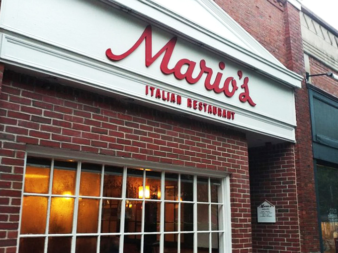 The classic red script against brick practically whispers, "Come inside for comfort food that'll make your Italian grandmother proud."