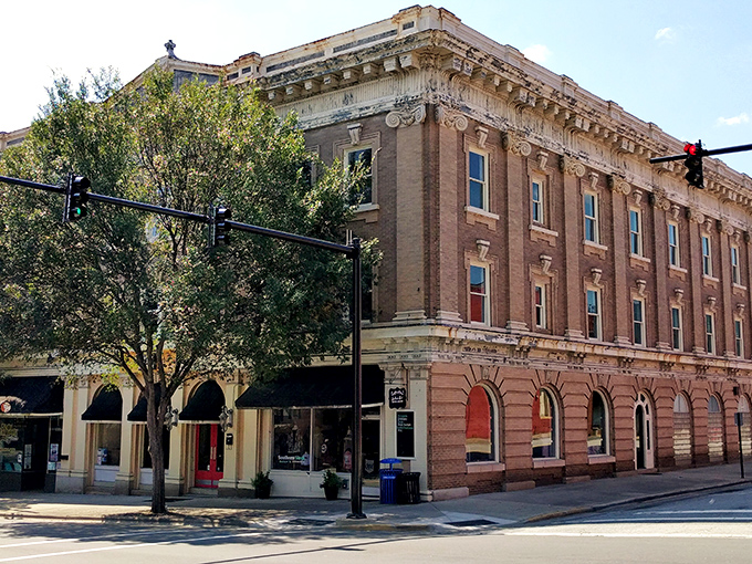 Lexington's Main Street invites you to stroll its charming downtown, where barbecue magic hides behind unassuming brick facades.