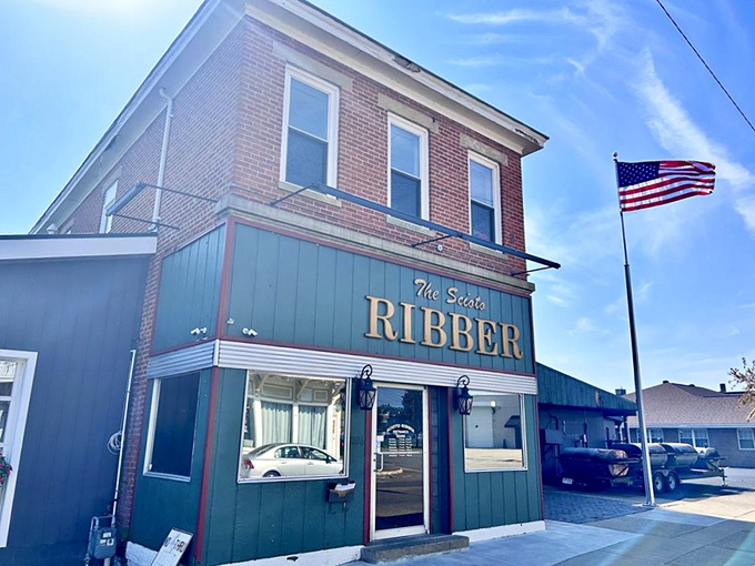 The unassuming green exterior of Scioto Ribber hides a carnivore's paradise within. Like finding a treasure chest disguised as a toolbox.