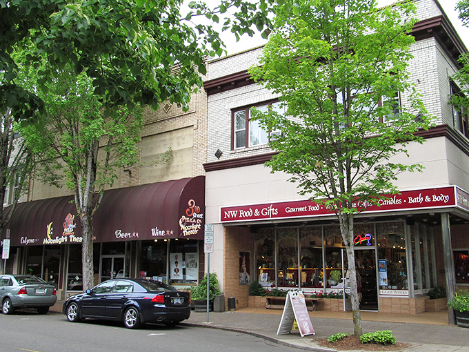Downtown McMinnville welcomes you with tree-lined streets and historic charm. Small-town magic with big-city culinary ambitions. 