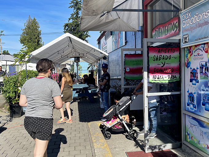 The churro stand alone is worth the trip! A vibrant Mexican flag waves proudly above this colorful outpost of deep-fried happiness. 