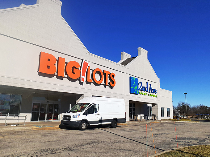 The thrifting mothership has landed! 2nd Ave Thrift Superstore's exterior promises treasure hunting on an industrial scale, where secondhand dreams come true. 