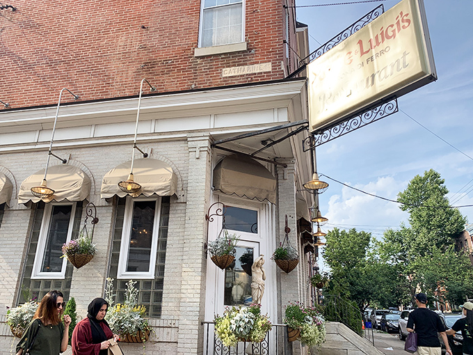 The white-brick fa&ccedil;ade with its yellow sign and window boxes has welcomed hungry Philadelphians since 1899. Classic elegance never goes out of style. 