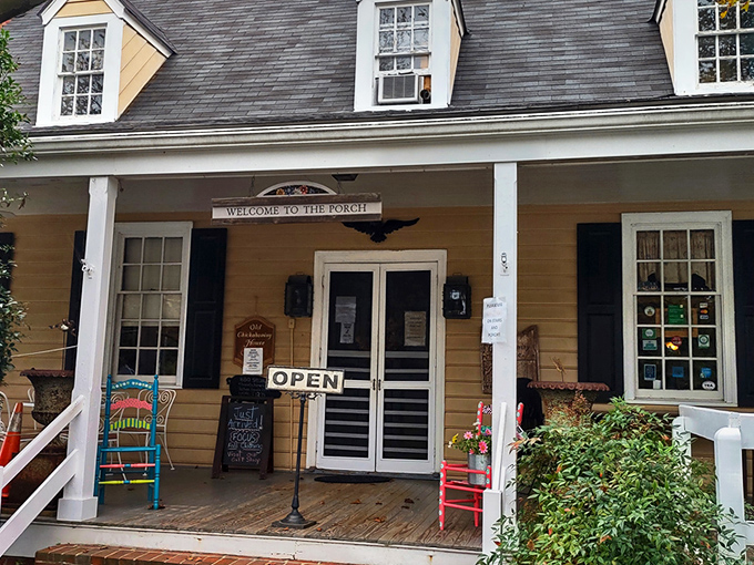 A Southern welcome if there ever was one! The charming colonial exterior of Old Chickahominy House beckons with the promise of comfort food and hospitality.