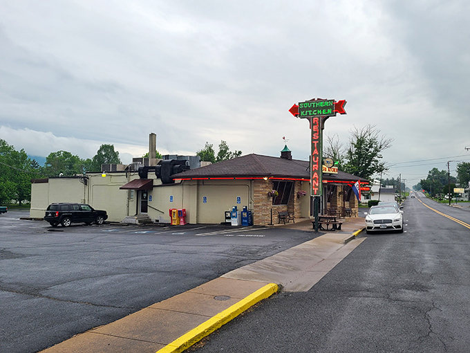 The neon sign at Southern Kitchen has been beckoning hungry travelers since before Instagram filters were even a twinkle in a developer's eye.