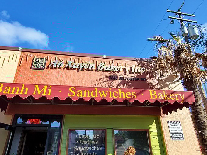 The unassuming yellow exterior of An Xuy&ecirc;n Bakery hides culinary treasures that would make Indiana Jones abandon his quest for less delicious artifacts. 