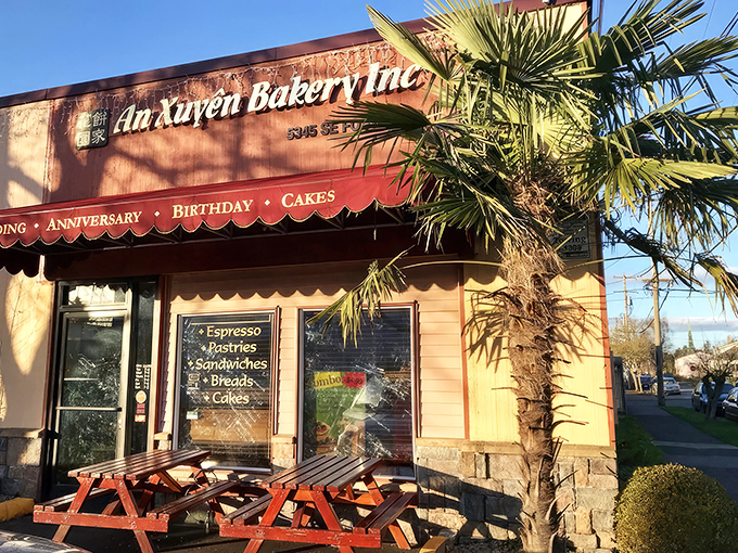 The unassuming yellow exterior of An Xuy&ecirc;n Bakery hides culinary treasures that would make Indiana Jones abandon his quest for less delicious artifacts. 