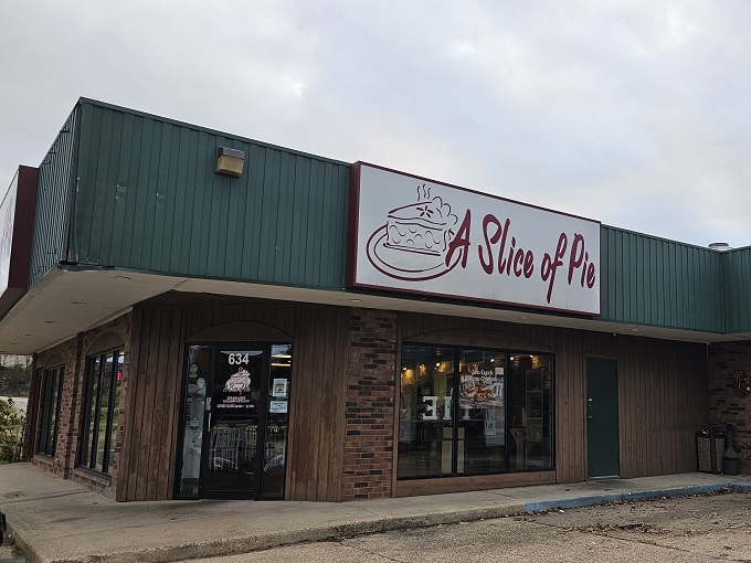 1. the best spring break memories start with dessert and this tiny pie shop in missouri delivers