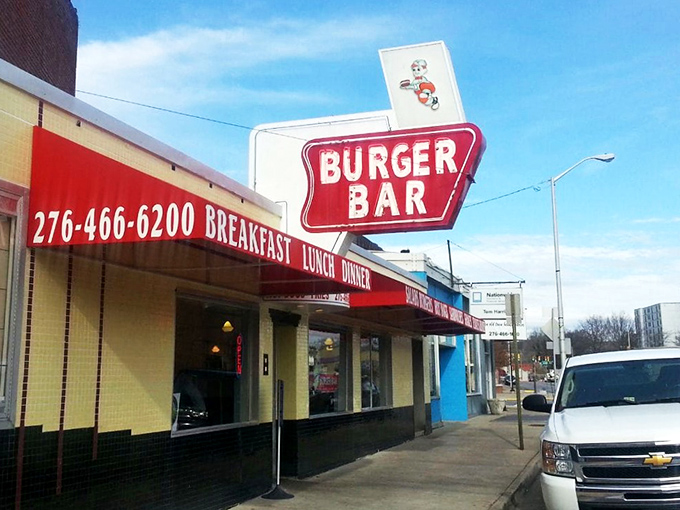 That iconic red neon sign has been beckoning hungry travelers to Burger Bar since 1942. Some landmarks guide you to history; this one guides you to happiness.