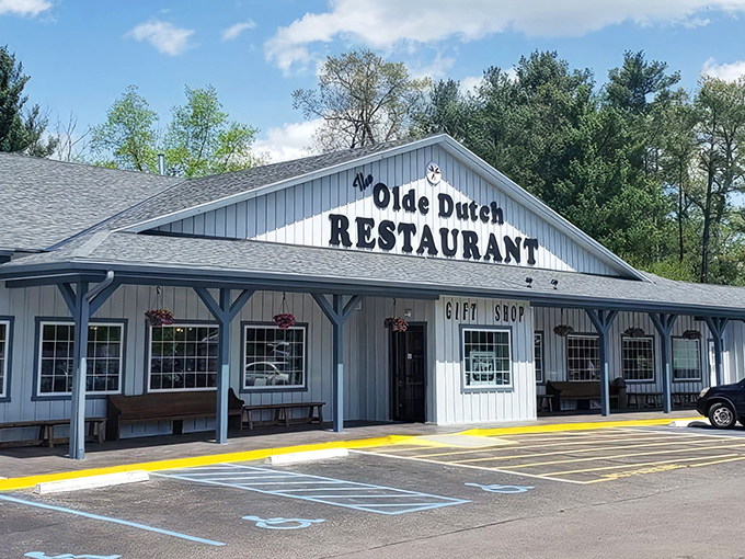 The packed parking lot at Olde Dutch tells you everything you need to know&mdash;this place has a fan club, not just customers.