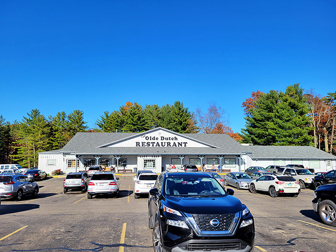 The packed parking lot at Olde Dutch tells you everything you need to know&mdash;this place has a fan club, not just customers.