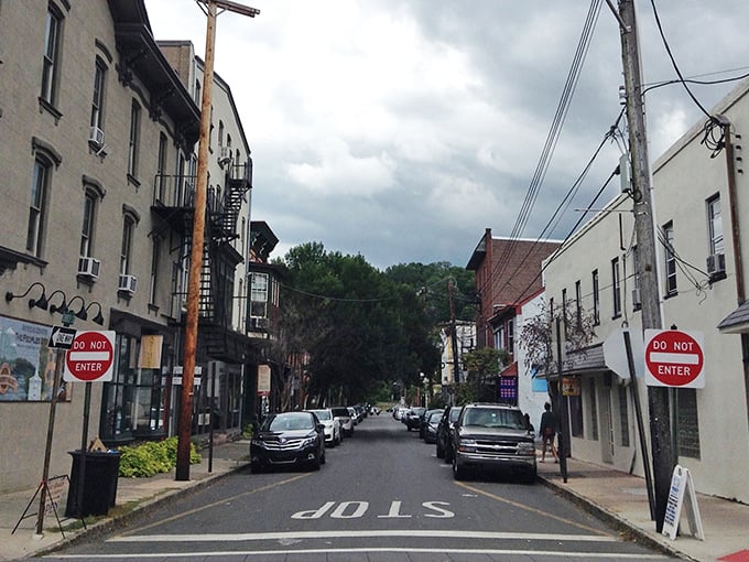 Lambertville's one-way streets aren't trying to confuse you&mdash;they're just giving you more time to admire the historic architecture and charming storefronts.